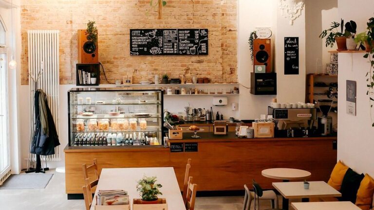 10 Cozy Vegan Cafes Around the World